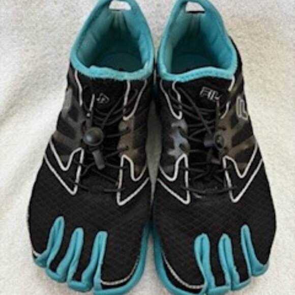 Fila | Shoes | Fila Skeletoes Runningwater Shoes In Turquoise And Black ...